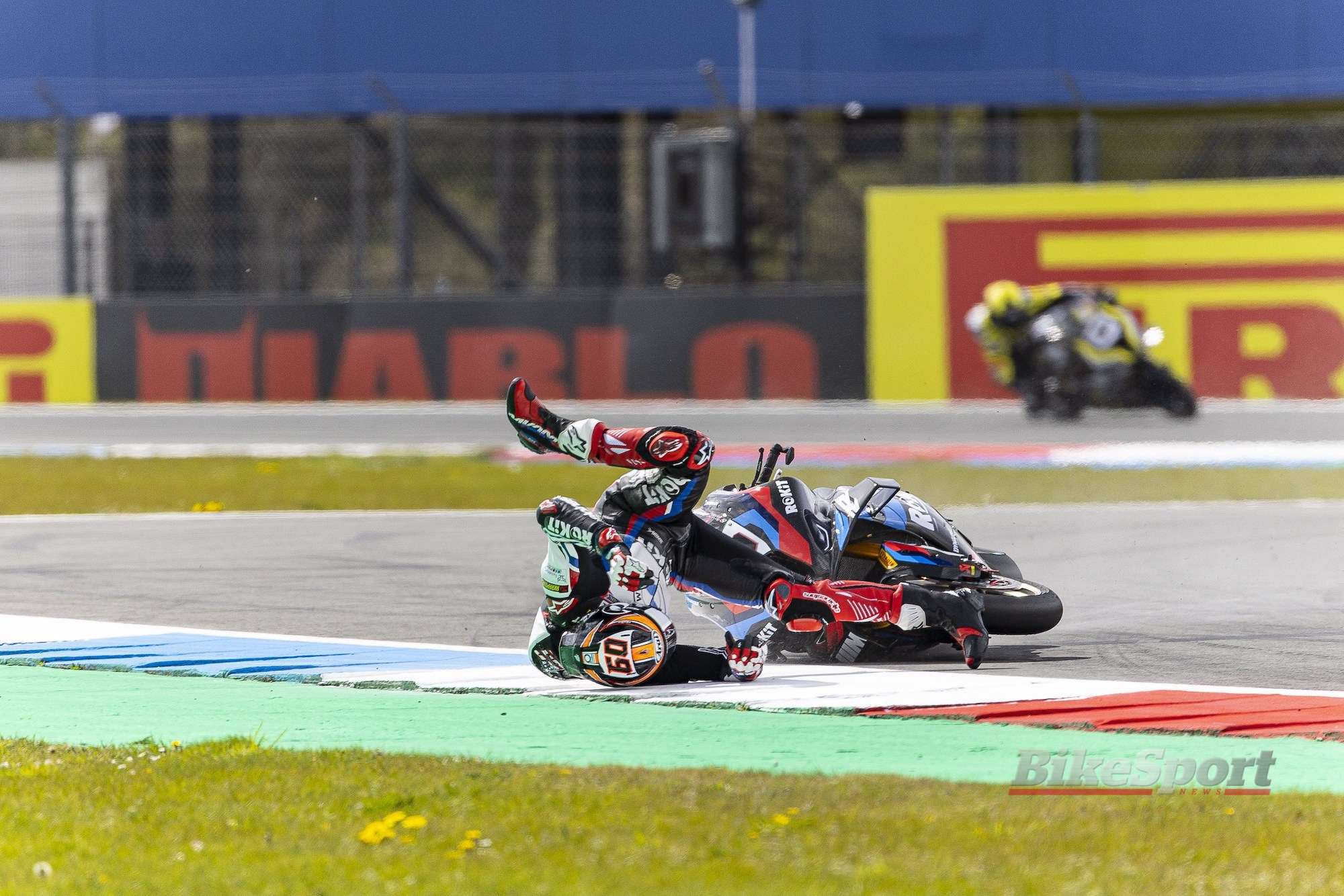 WorldSBK Assen | PICS - van der Mark suffers broken femur in Assen high ...