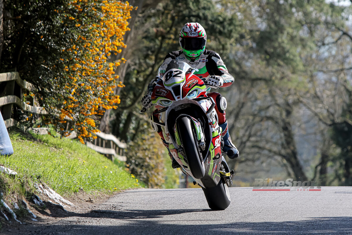 Cookstown 100 | Derek Sheils on Superbike pole | BikeSport News