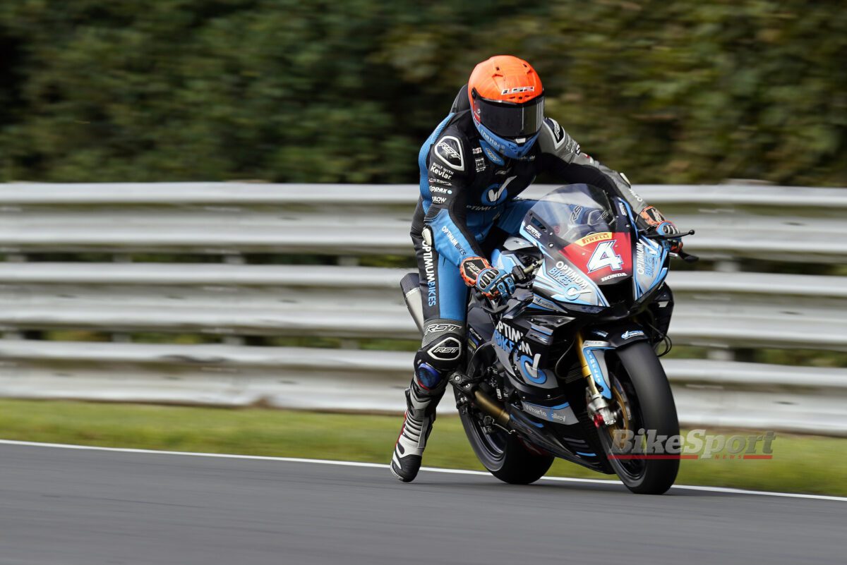 Oulton Park SSTK Race 1 | Dan Linfoot holds off Richard Kerr to extends ...