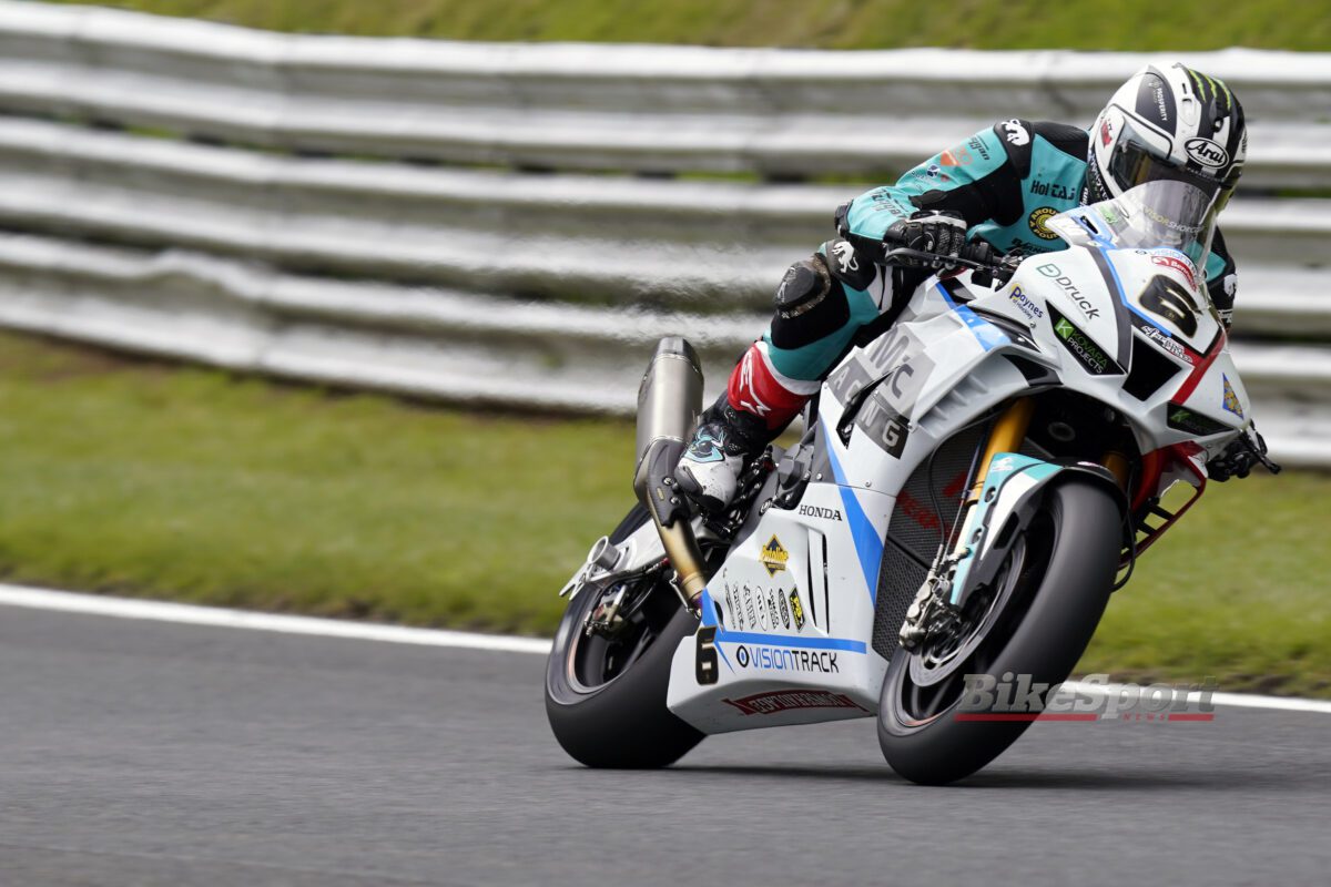 TT star Michael Dunlop back on Hawk Honda for Oulton Park BSB round ...