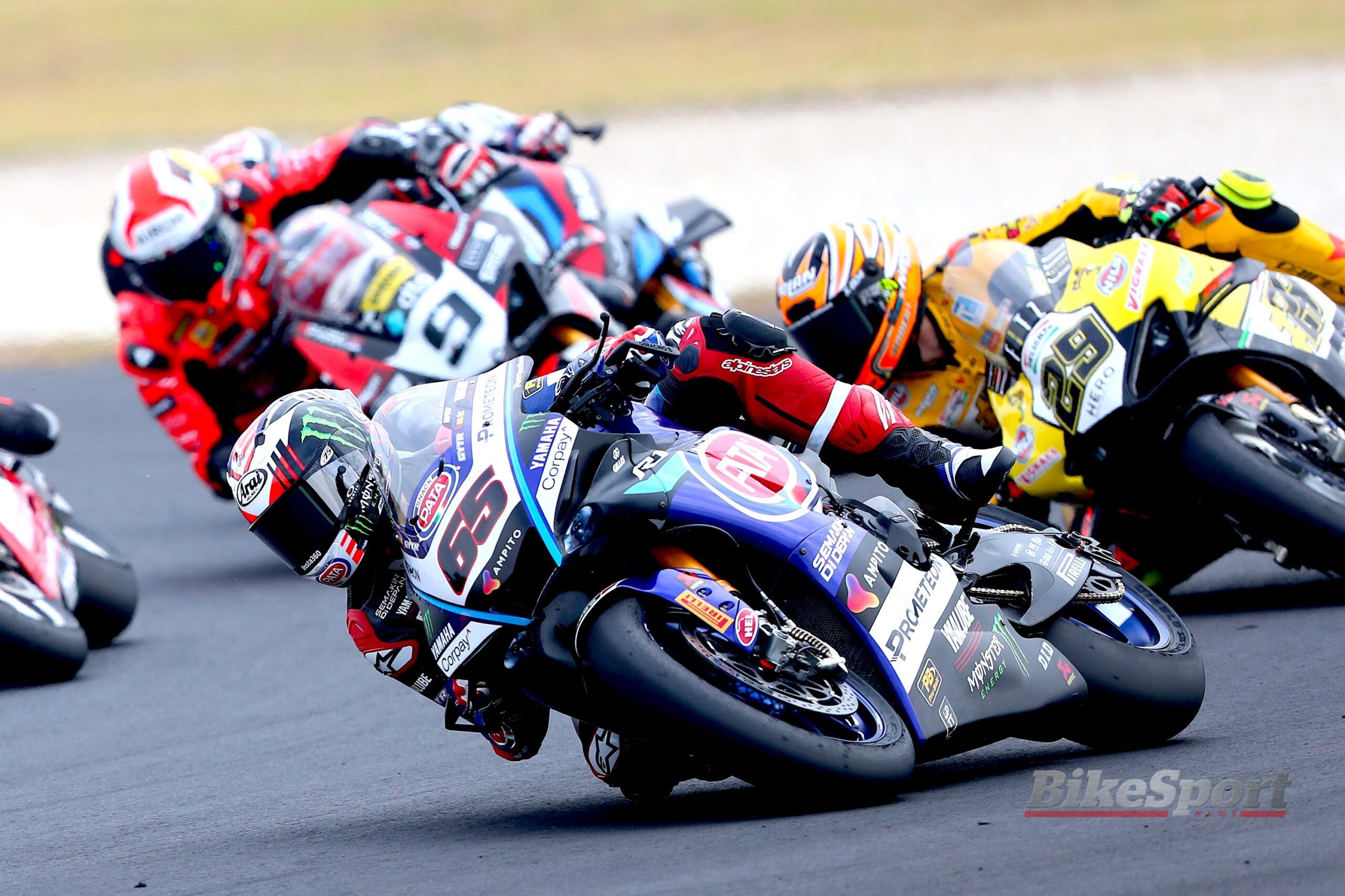 Jonathan Rea avoids serious injury as crash brings painful end to ...