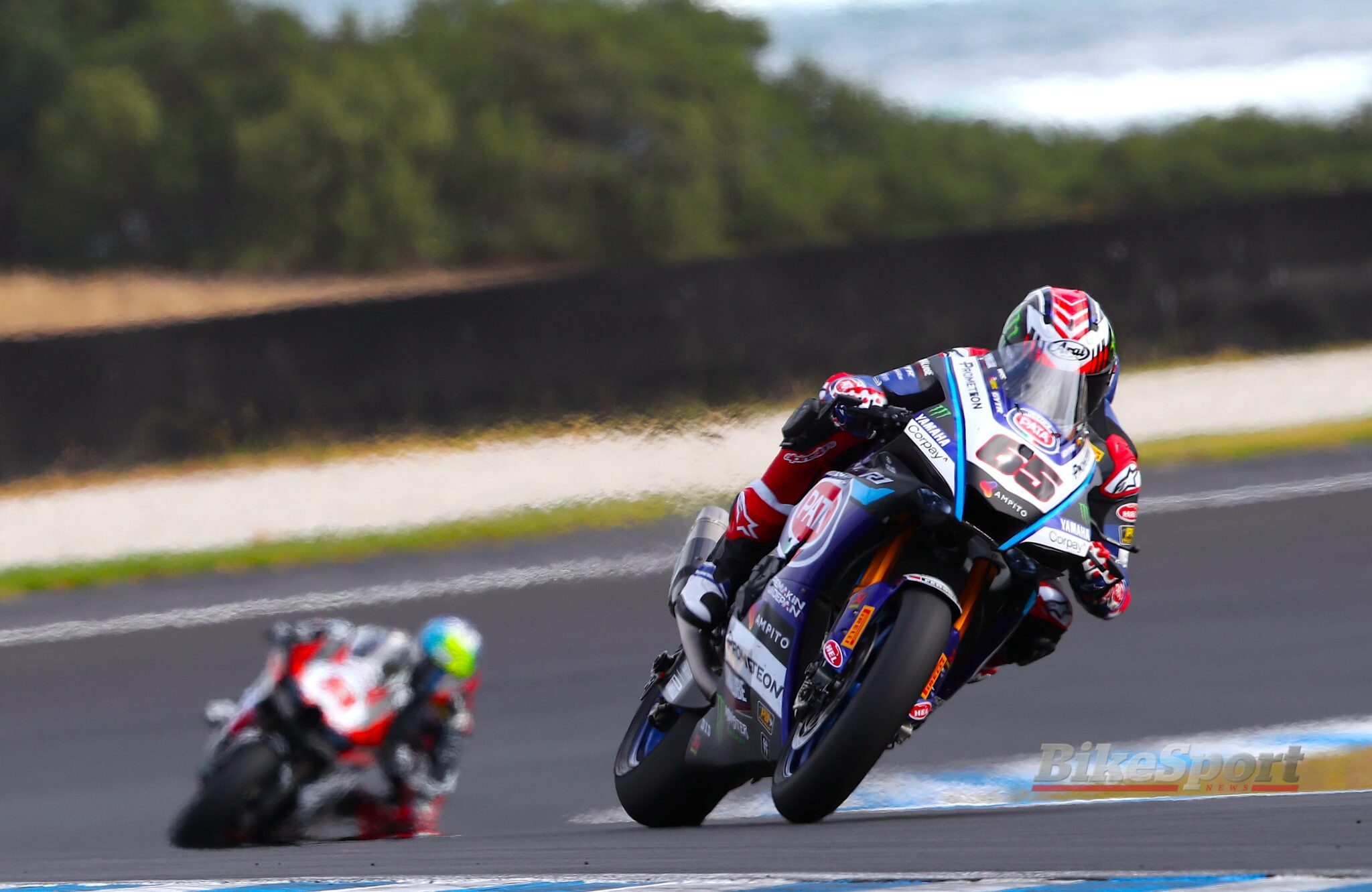 Jonathan Rea avoids serious injury as crash brings painful end to ...