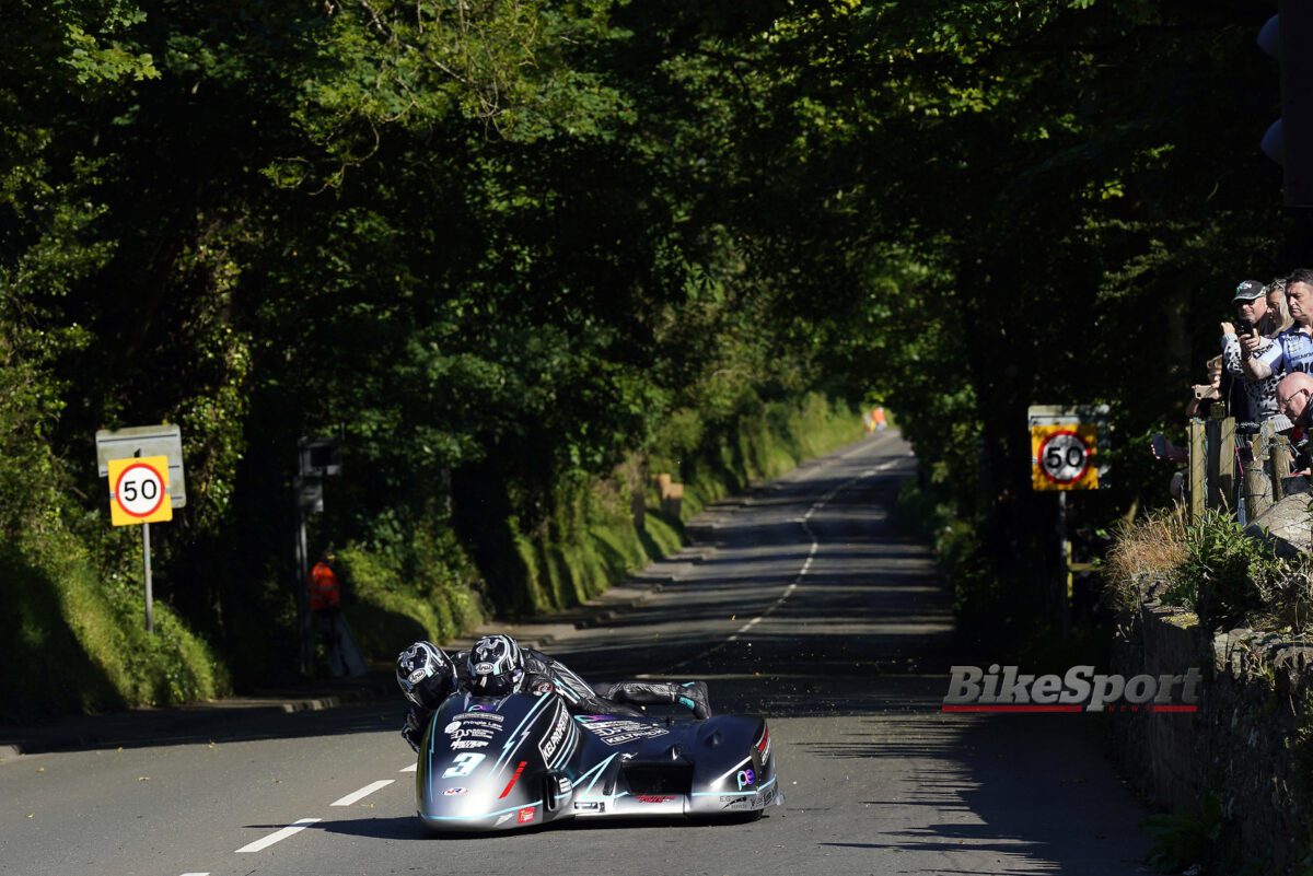 2024 Isle of Man TT Sidecar, Race 2: Crowes enter the 120mph Club ...