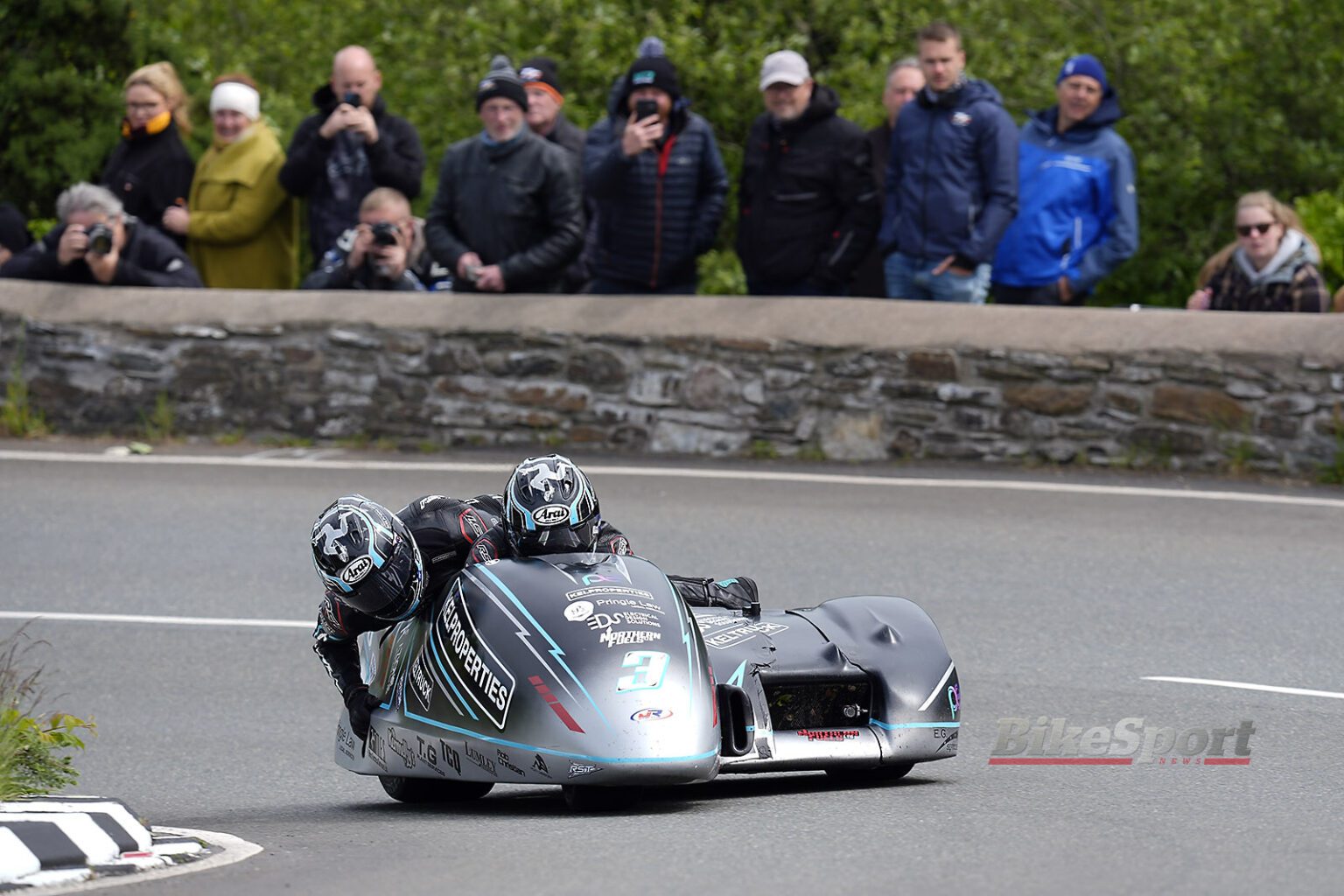 2024 Isle of Man TT Sidecar, Race 2: Crowes enter the 120mph Club ...